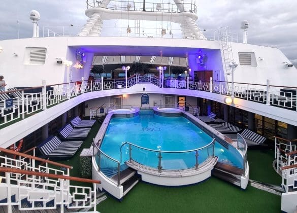 What actually changed when P&O became Carnival: Byron Beach Club ...